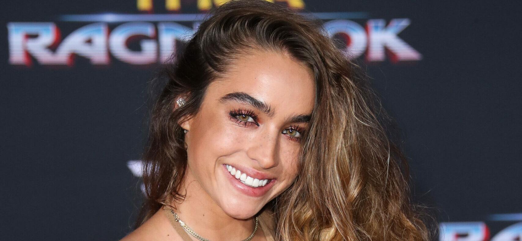 Sommer Ray Models Her New Workout Set From 'SMR Collection'