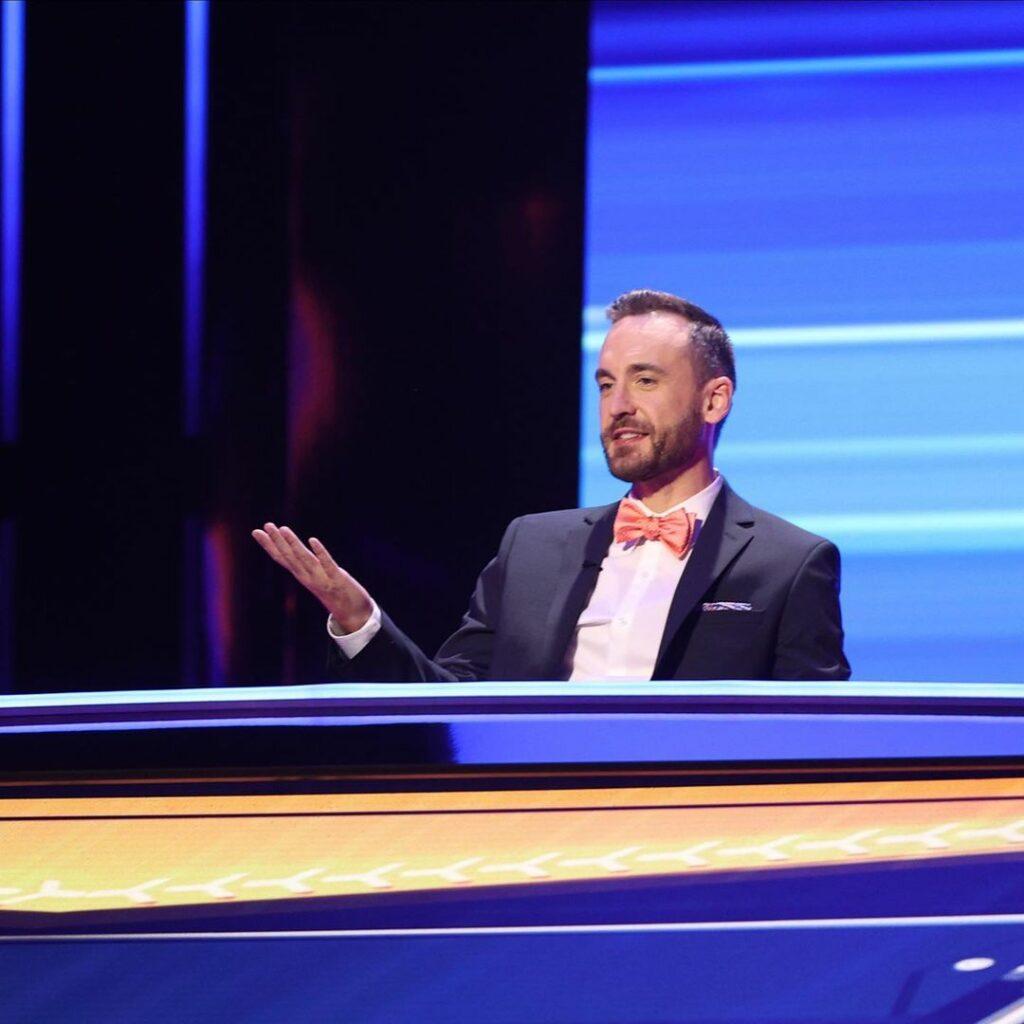 'Jeopardy!' Champ Brad Rutter Praises Amy Schneider's Win Streak