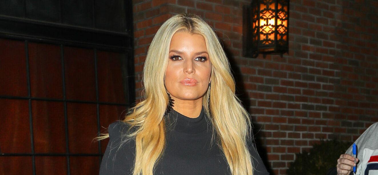 Jessica Simpson Looks So Good In This Leopard Print Bikini!