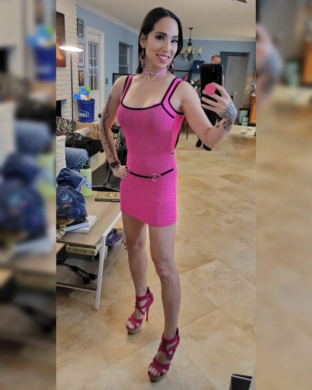 April Jennifer Choi Flaunts Abs At Fire Eating Performance