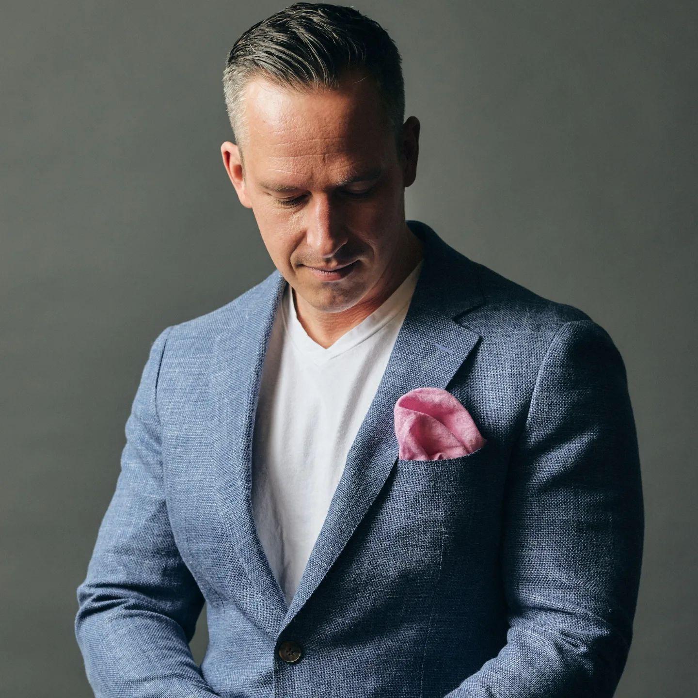 'Love Is Blind' Star Alleges He Was Deprived Of 'Food, Water, Sleep'