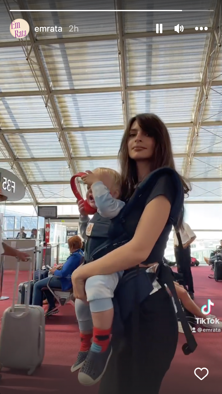Emily Ratajkowski Dances With Son Strapped To Her Chest Emily Ratajkowski Dances With Son Strapped To Her Chest