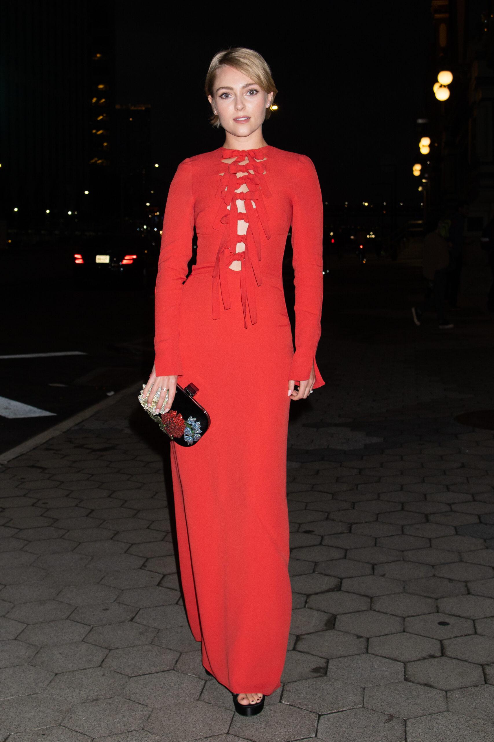 Friends Throw Petals At AnnaSophia Robb, Gets Hitched In Ball Gown!