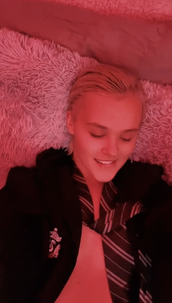JoJo Siwa TikTok Thirst Trap Is Being Called 'Illegal' By Concerned JoJo Siwa TikTok Thirst Trap Is Being Called 'Illegal' By Concerned