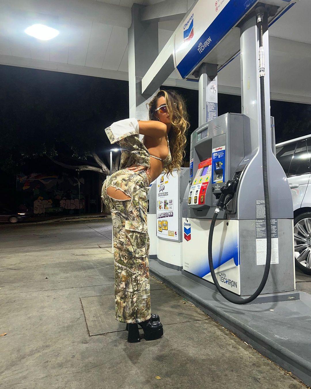 Sommer Ray Brings The Heat During Random Gas Station