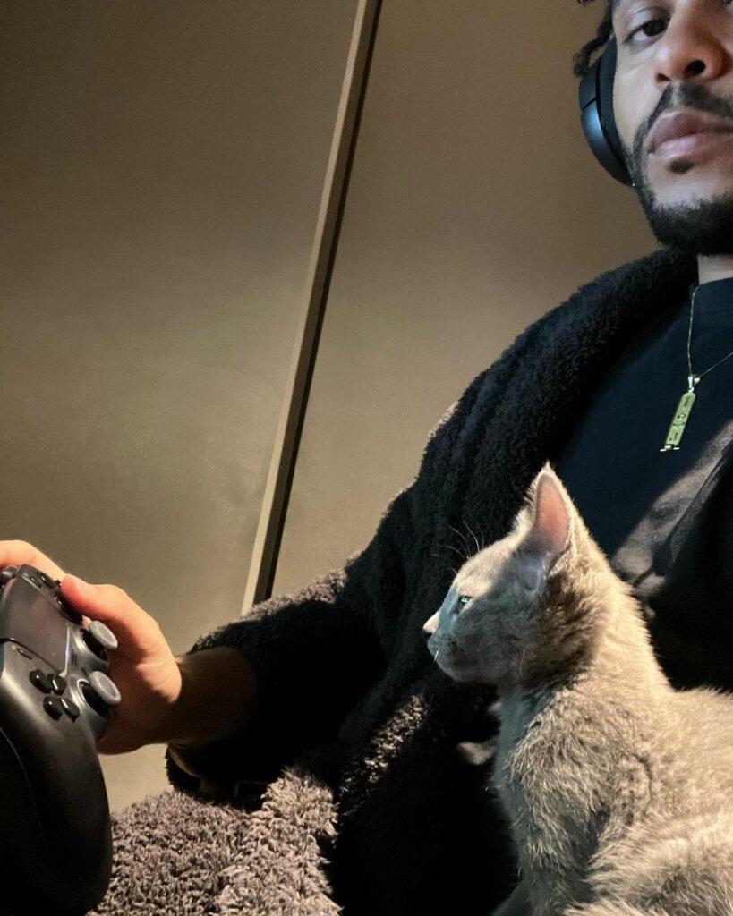 The Weeknd And His Doberman Are Giving Extreme Cat Daddy Vibes!
