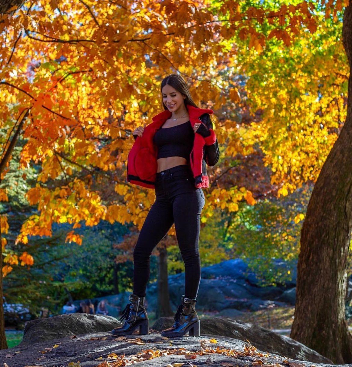 Jen Selter Fans Are Grateful For Her Toned Abs This Thanksgiving!