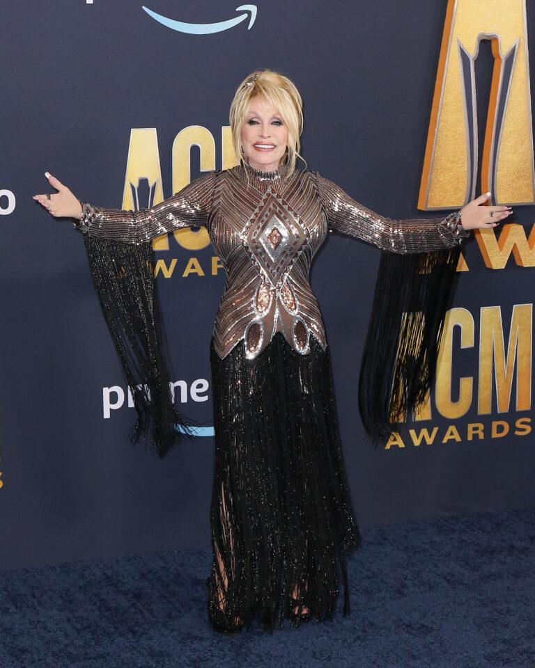 Dolly Parton Recalls Emotional Moment Singing With Miley Cyrus