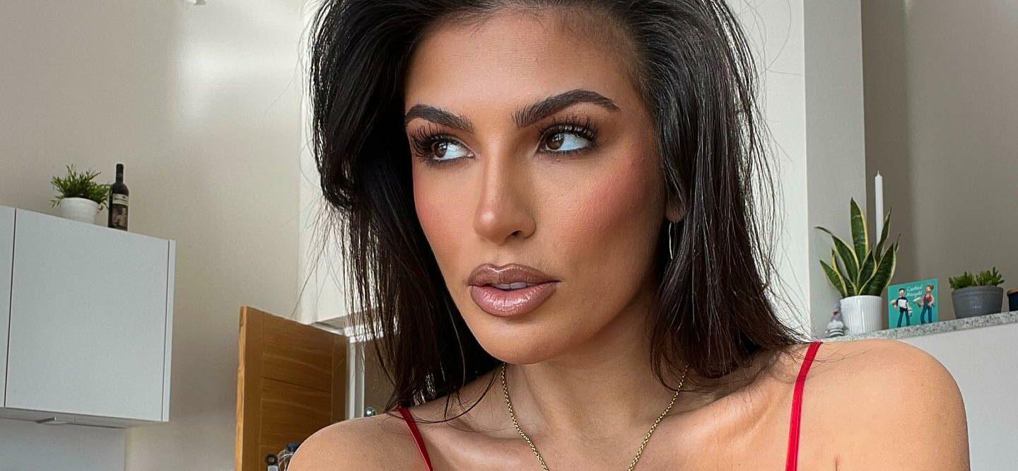 Emily Faye Miller In Blue Lingerie Is Sad To See Summer Go