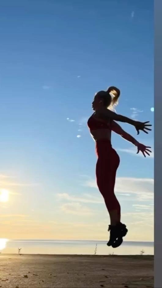 Jac Cordeiro Excites Alex Rodriguez With Her Tiny Gold Crop Top