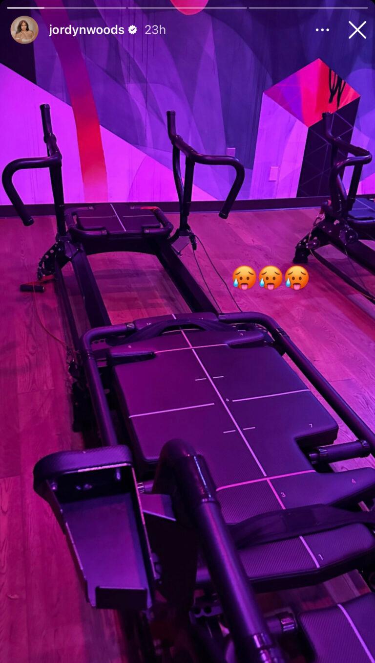 Jordyn Woods Shows Off Toned Abs And Fit Figure In Mirror Selfie