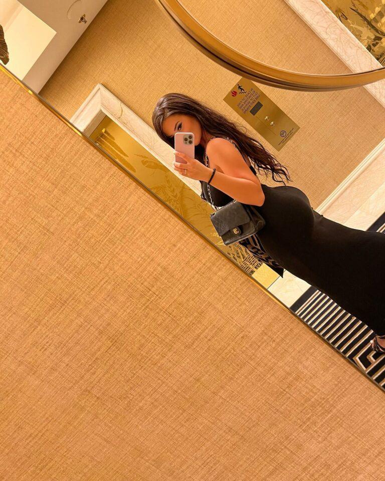 Rachel Bush Shares A Busty Selfie From The Pro Bowl In Las Vegas