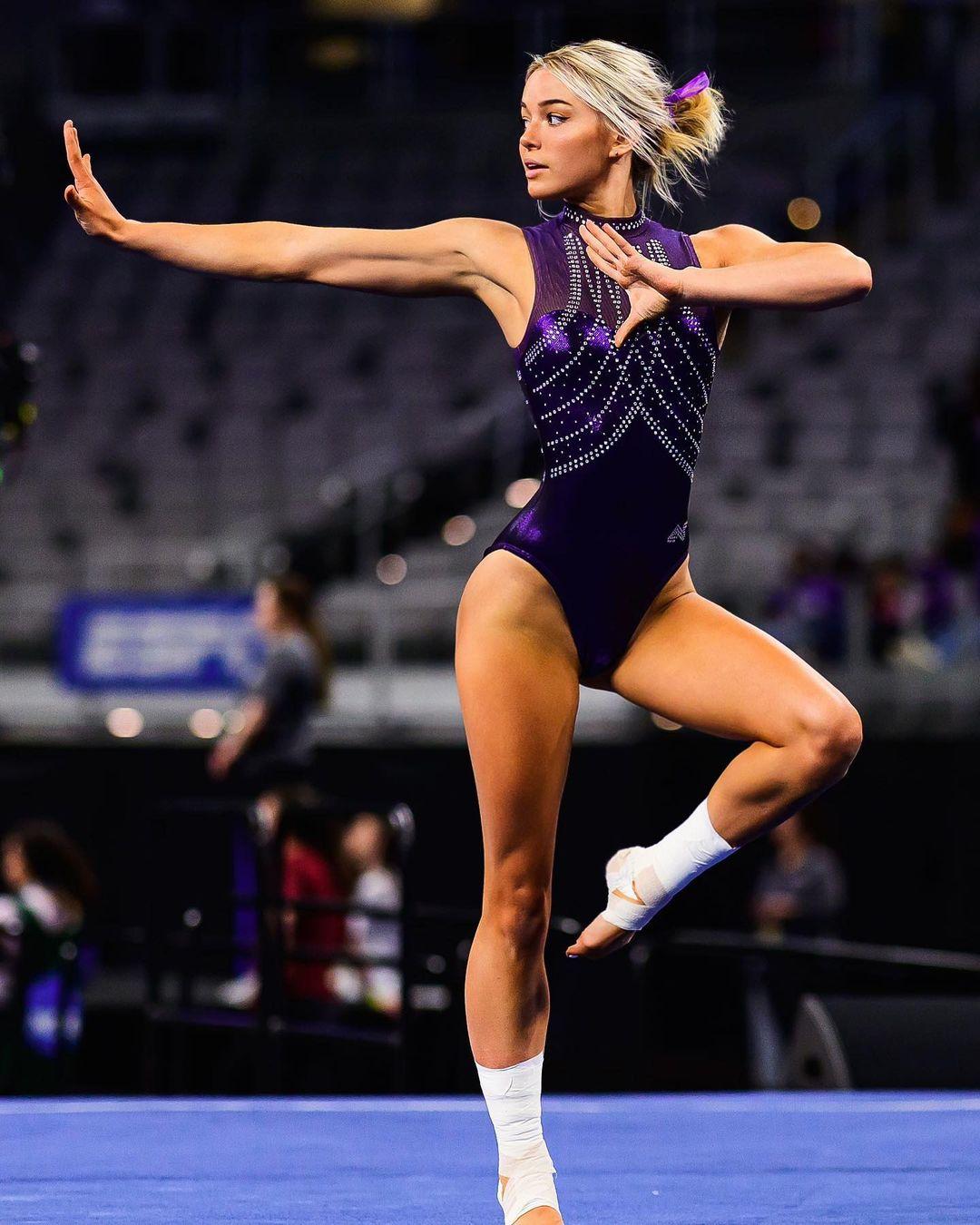 LSU Gymnast Olivia Dunne In Her Tight Leotard Sways Her Hips