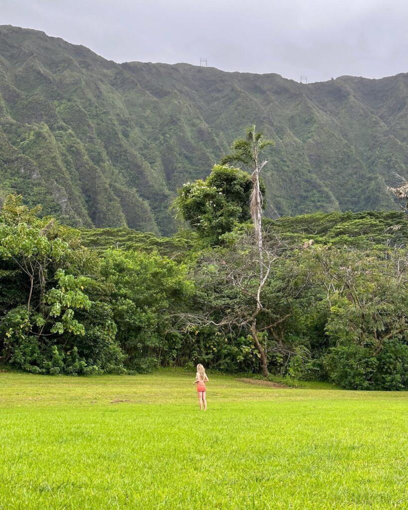 Golfer Grace Charis Goes Braless Under Backless Dress In Hawaii Golfer Grace Charis Goes Braless Under Backless Dress In Hawaii