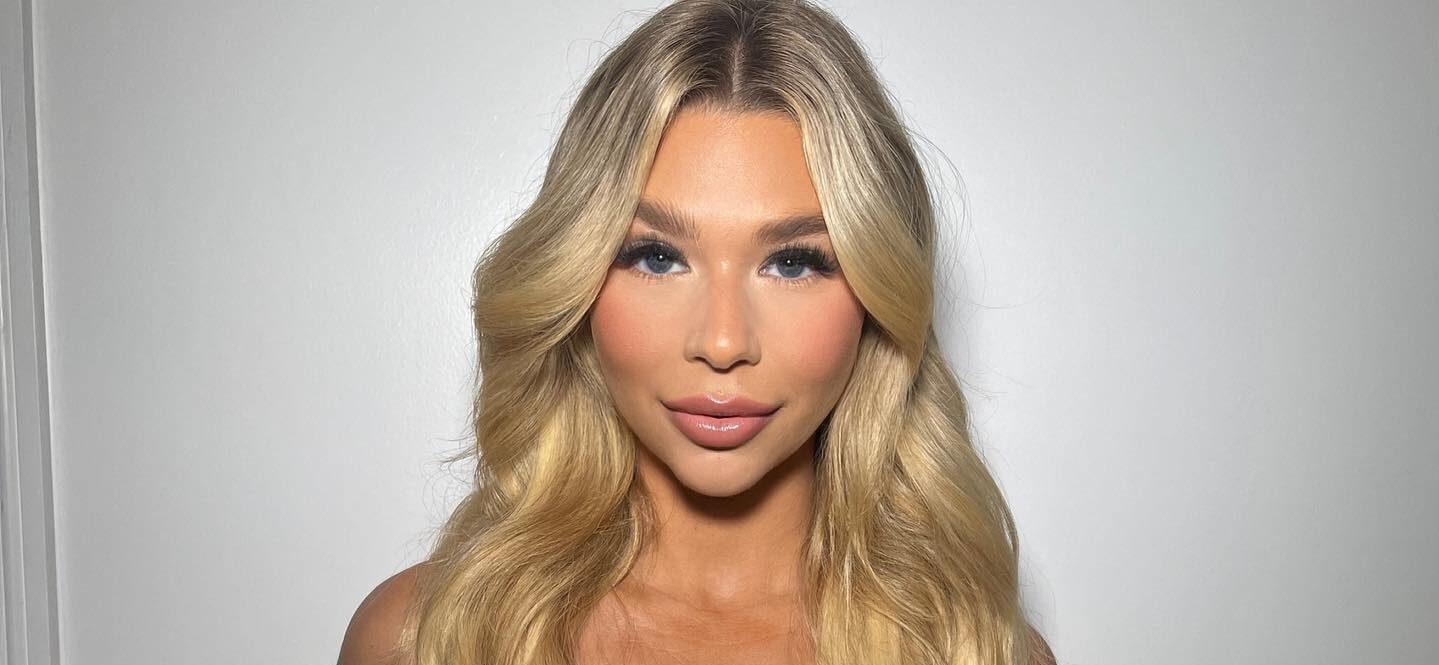 Fitness Trainer Lindsey Gordon In Blue Bikini Is Feeling 'Thankful'