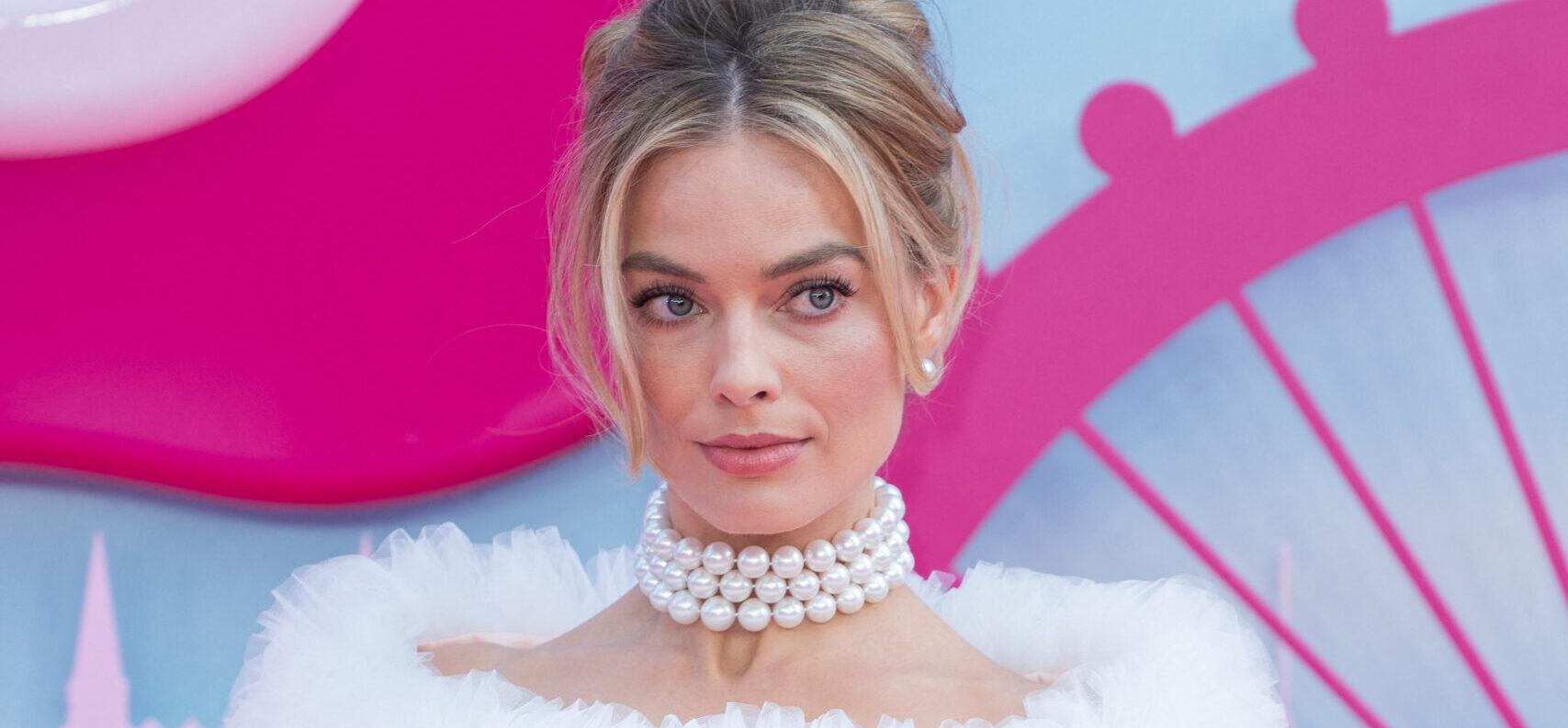 Margot Robbie Goes Viral After Fingerspelling With Deaf Fan