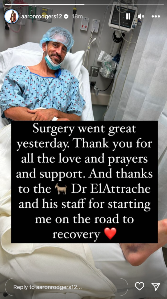 Aaron Rodgers May Attend Jets Game 'On Crutches' Following Surgery