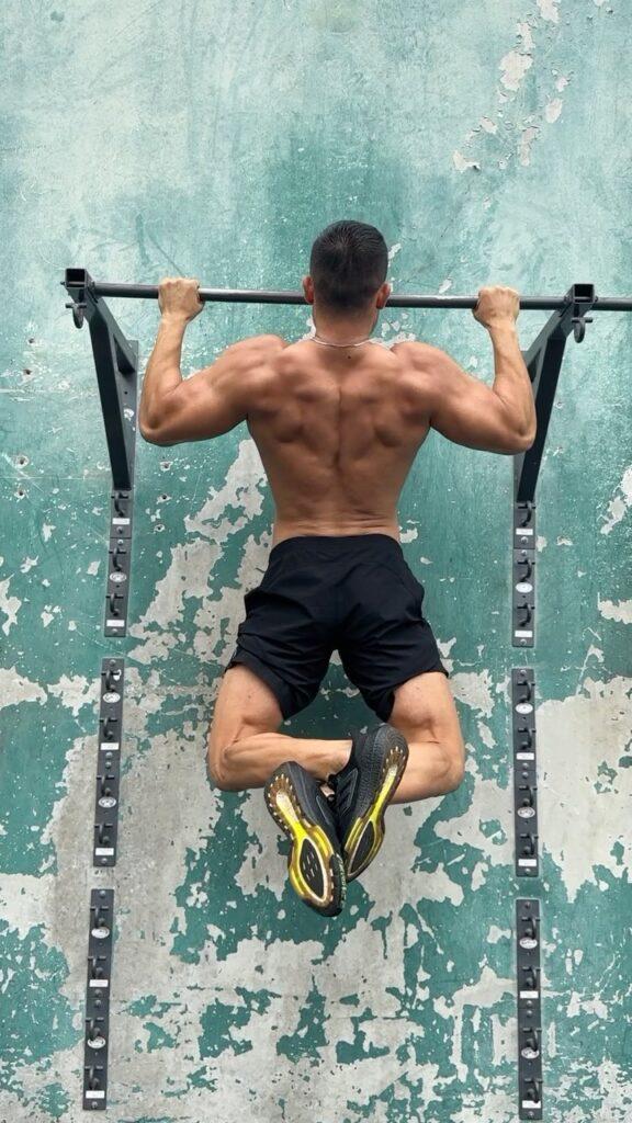 Sam Asghari Flexes His Muscles In The Gym Amid Britney Spears Divorce