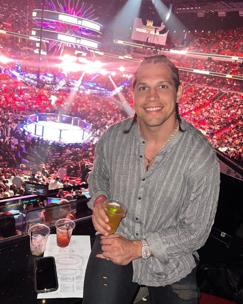 Ex-NFL Player Anthony Chickillo Tased By Cops After 'Meltdown'