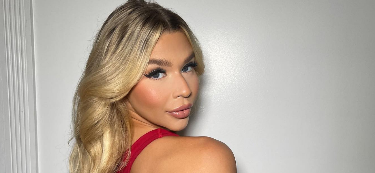 Fitness Trainer Lindsey Gordon In Tiny Two-Piece Shares Her 'True Path'