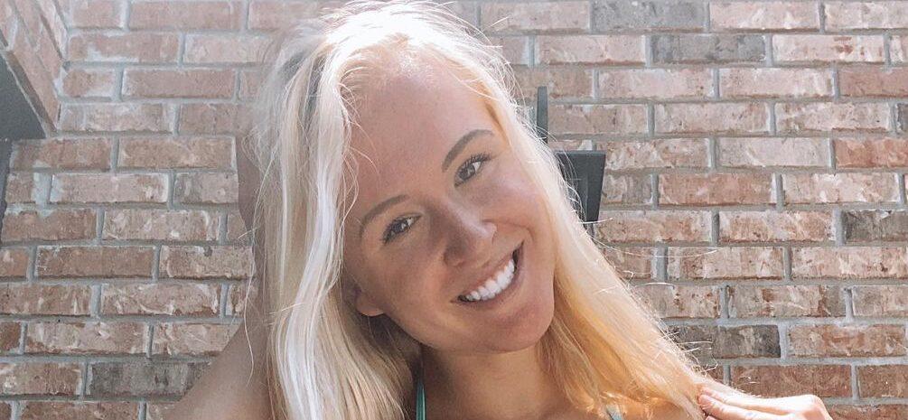 Florida Nurse Taylor Bradshaw Gives Eye-Popping Rear View In Bikini