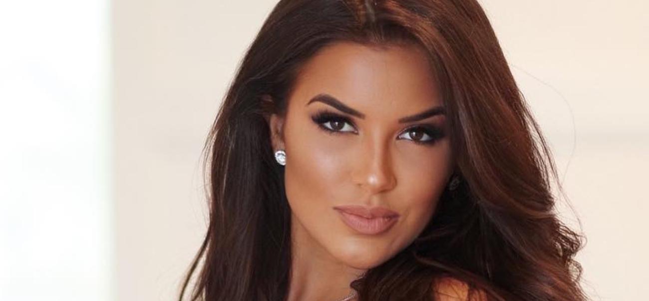 Rachel Bush Wears Nothing Beneath Her Skimpy Towel In Mexico