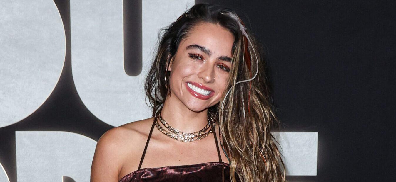 Sommer Ray Bares Her Firm Buns In Tiny Shorts During A Workout