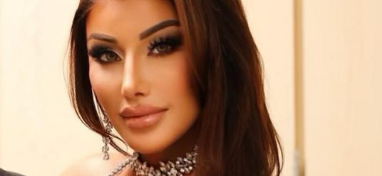 Holly Sonders In String Bikini Makes 'Men Feel Stronger'