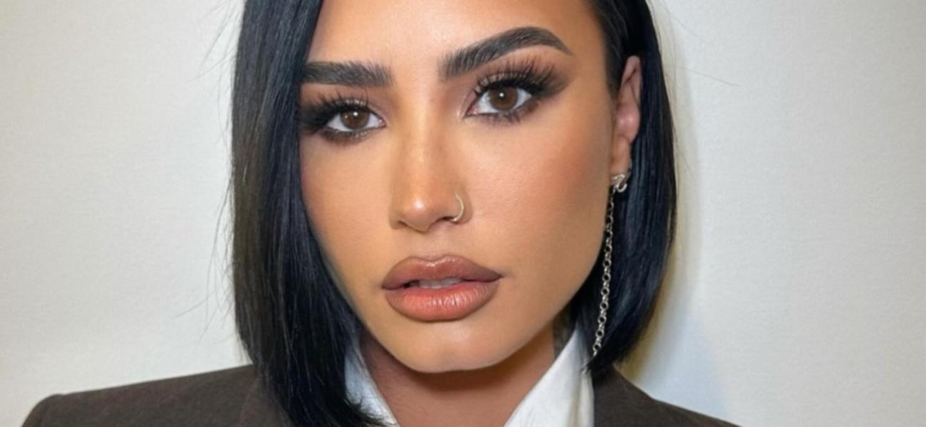 Demi Lovato Wearing Nothing In Her Bathroom Goes Viral