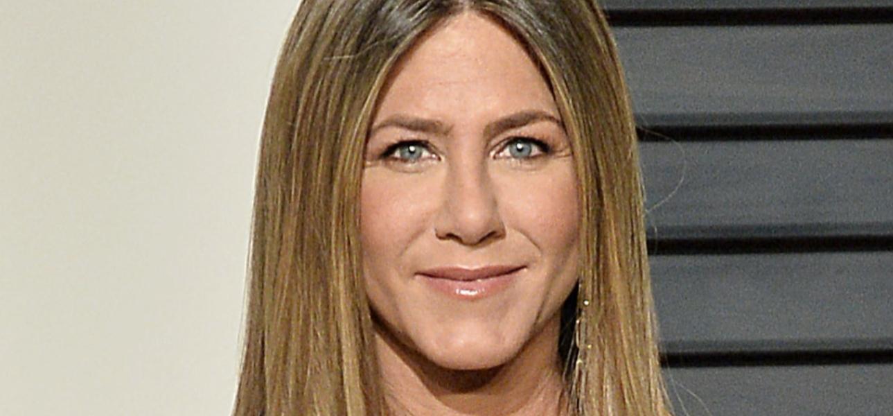 Jennifer Aniston Shows Off Fabulous Bikini Body Backstage