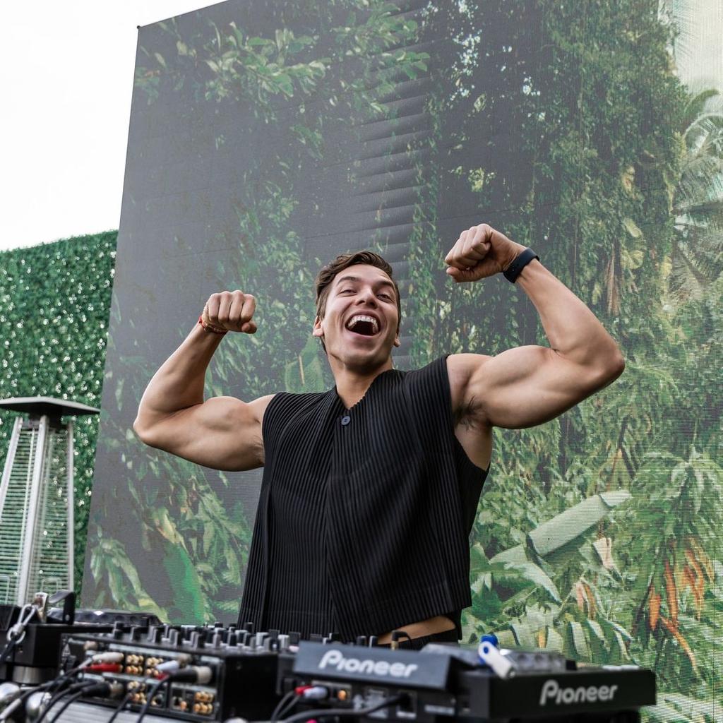 Arnold Schwarzenegger's Kids Not Fans of Half-Bro, Joseph Baena