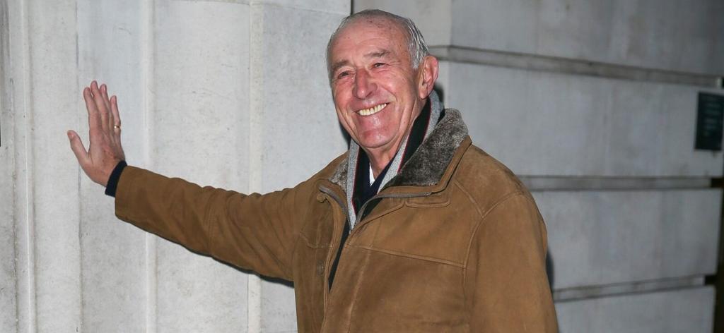 ‘DWTS' Winners Will Now Lift The Len Goodman Mirror Ball Trophy