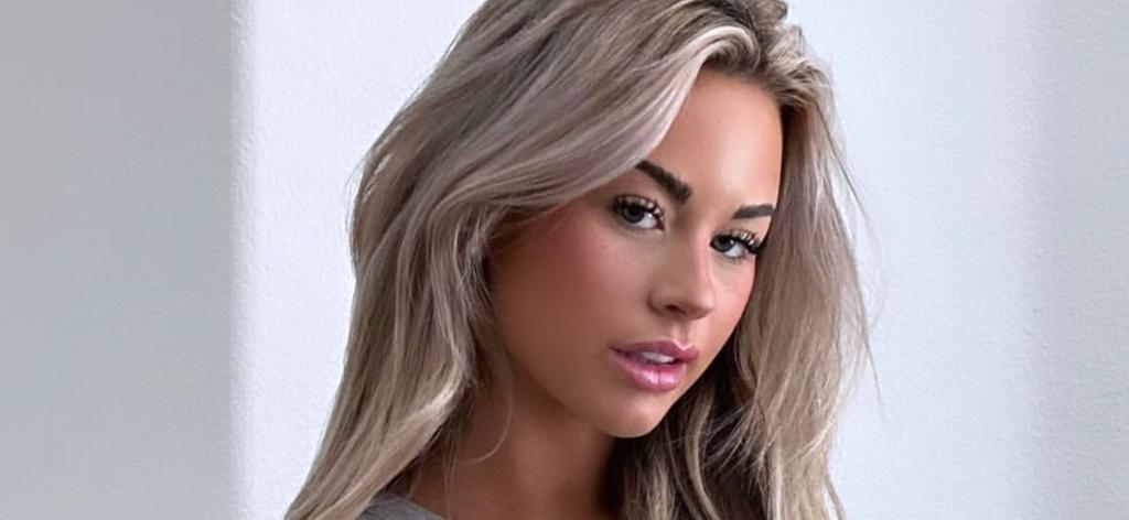 Emily Elizabeth Leaves Fans Drooling In Her Tight Beige Swimsuit