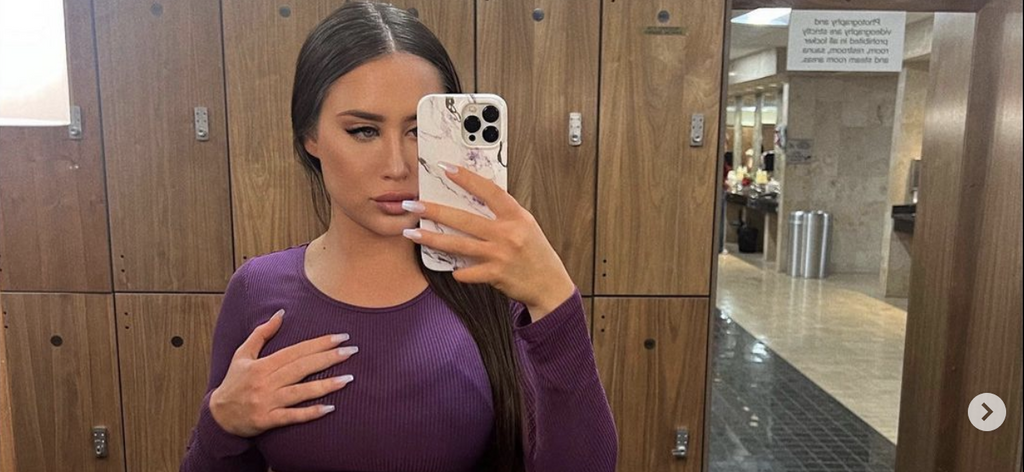 Maralee Nichols Shares Throwback Pictures Of Pregnancy