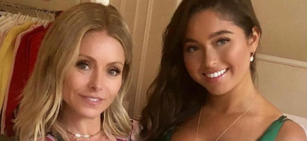 Kelly Ripa's Daughter Flaunts Stunning Swimsuit Curves