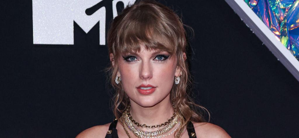 Taylor Swift In 'Hideous' Miniskirt 'Looks So Much Worse From The Front'