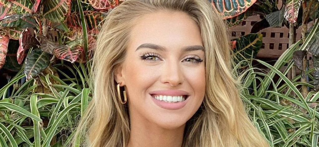 Veronika Rajek In Braless Car Ride Welcomes Her Summer