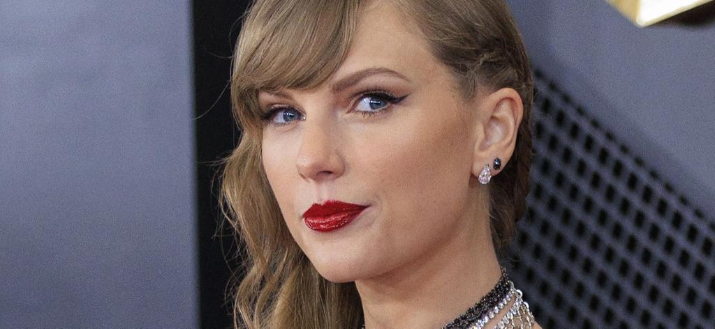Taylor Swift Given Back Her Music Catalog 'With No Strings Attached'