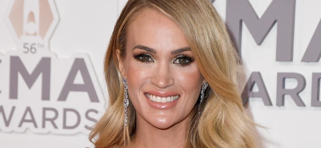 Carrie Underwood In Skimpy Gym Shorts Offers A 'Nice View'