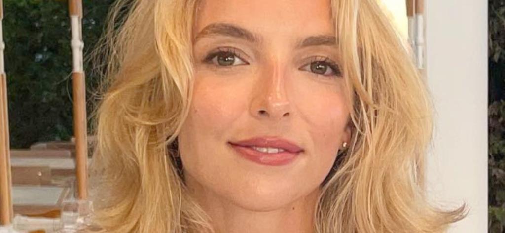 Jodie Comer In Swimsuit With Wet Hair Goes Full Irish