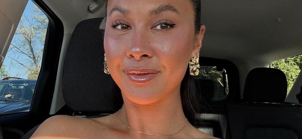 Lacrosse Star Alex Aust Works Out In Her Tiny Bikini In The Sun