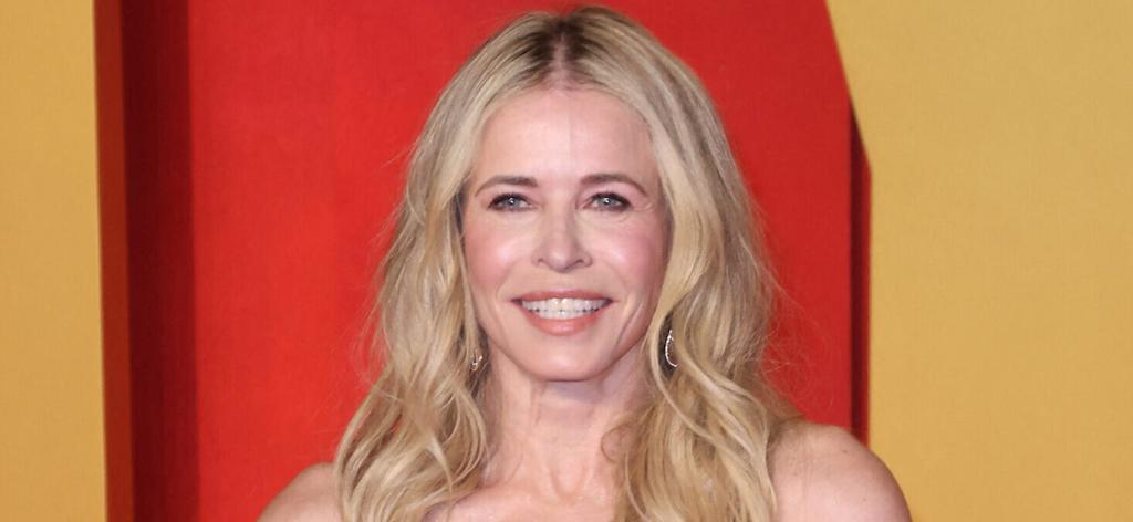 Chelsea Handler Stuns In Swimsuit On Hawaiian Family Getaway