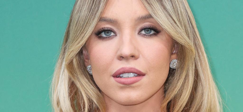 Sydney Sweeney In Undies And Heels Highlights 'Pin-Up' Curves