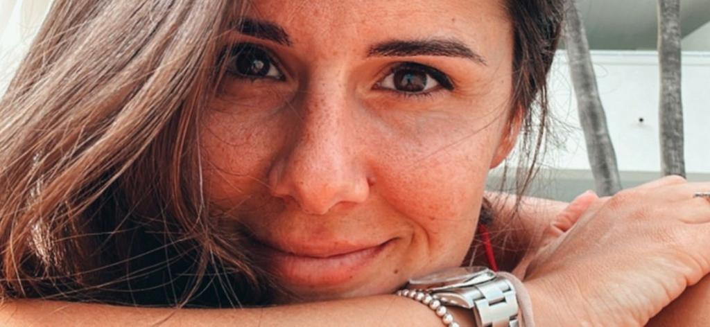 Speed Skater Alexandra Ianculescu Bares Abs In Bold Bikini Photo