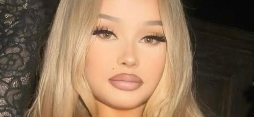 Alabama Barker Told Braless Birthday Corset Too 'Playboy Mansion' At ...