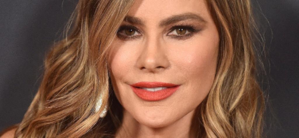 Sofia Vergara 'Looks Like A Teenager' In Birthday Bikini With Cake