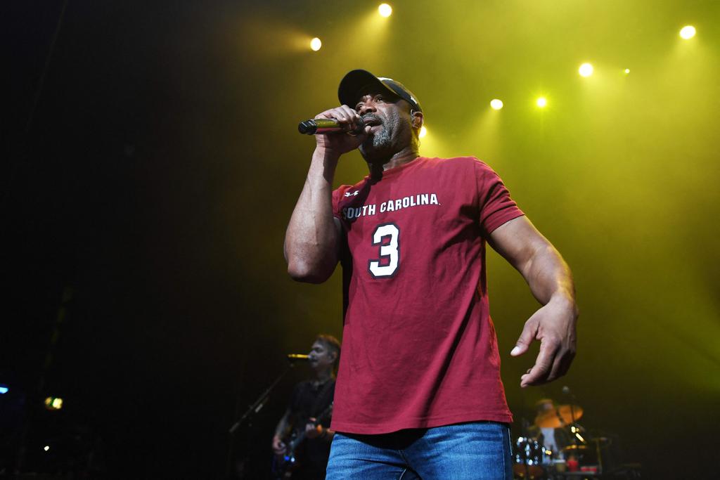 Darius Rucker Takes Nasty Fall As He Faceplants Onstage
