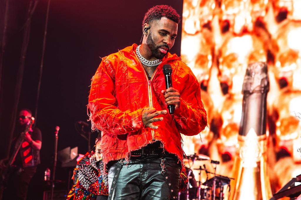 Jason Derulo Slammed For Posting Rihanna And Ex Chris Brown
