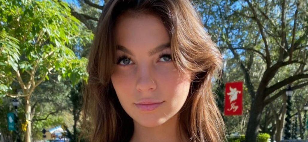 Grace Boor Cups Her Buns As She Shows Off Her Body In Pink Bikini