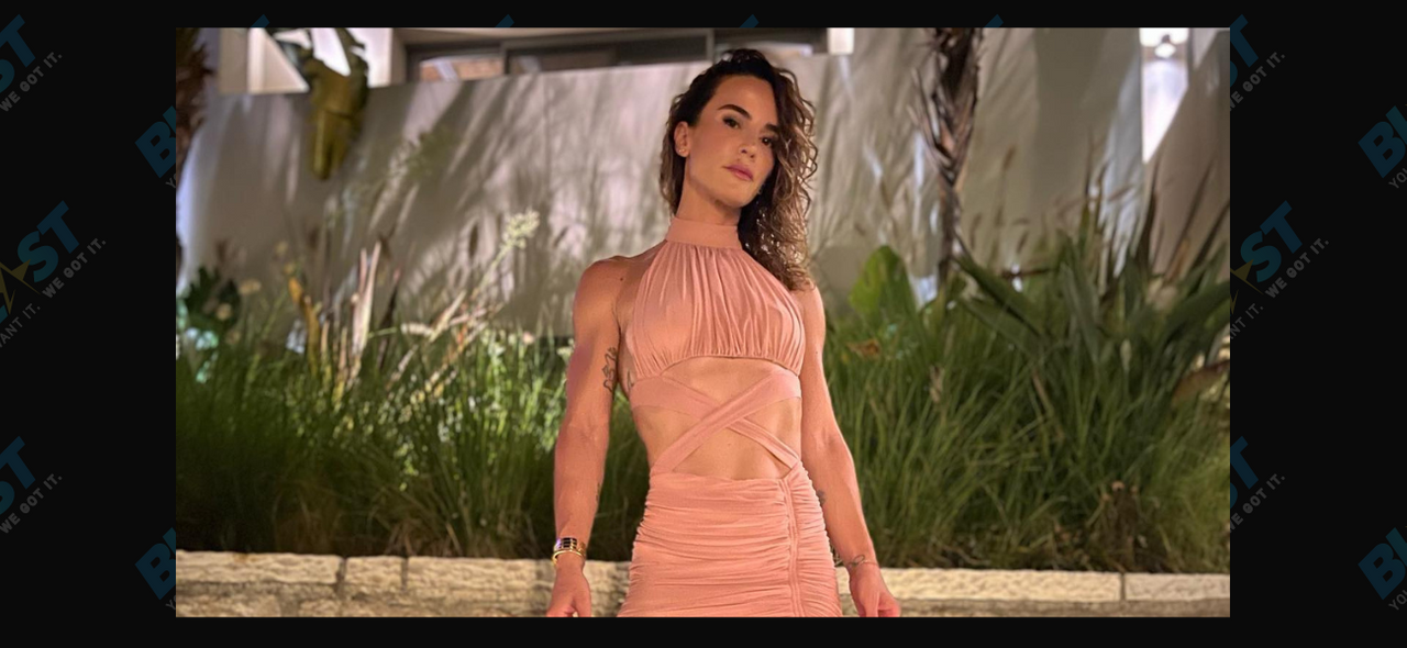 Senada Greca Puts Toned Core To Work In Dragon Flag Challenge